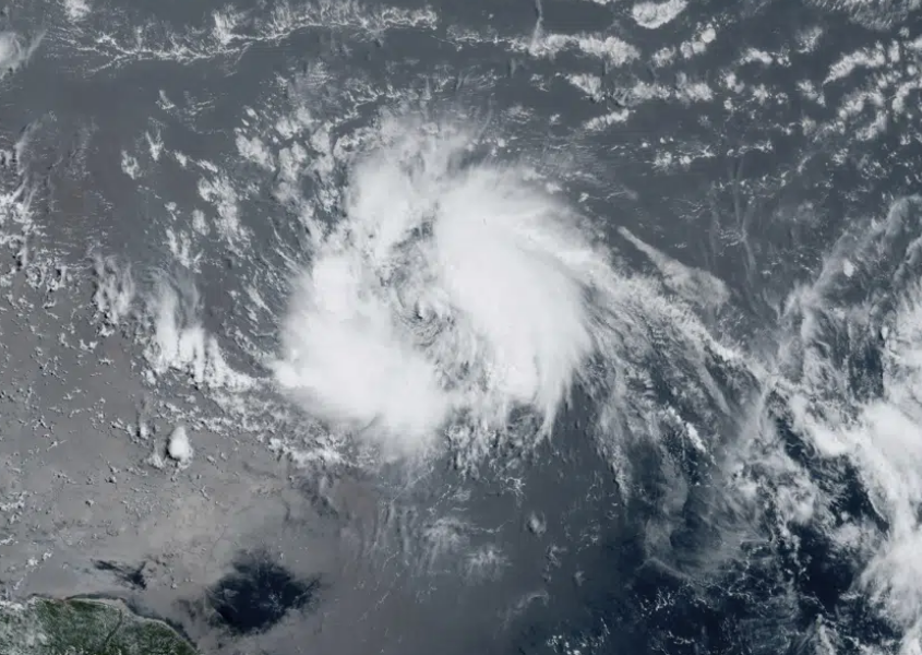 Tormenta tropical Bret deja lluvias y viento en islas del Caribe ...