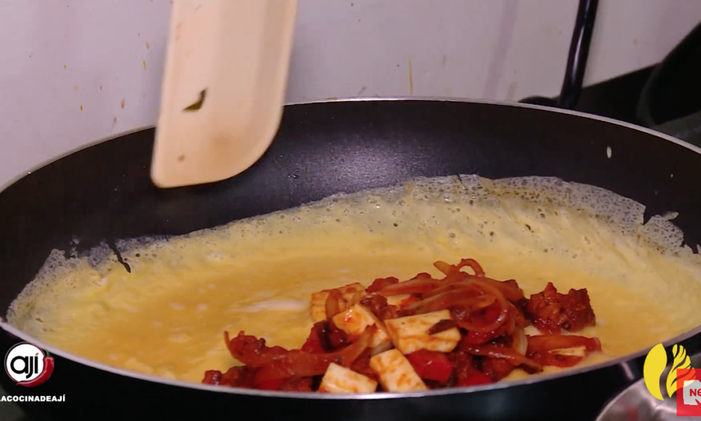 Omelettes de pollo con hongos y espinacas, pollo al curry y chorizo ...
