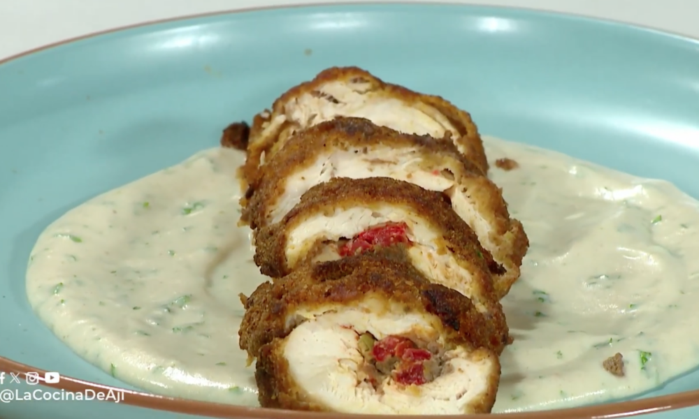 Pechuga de pollo relleno de pate con salsa bechamel – NexPanama